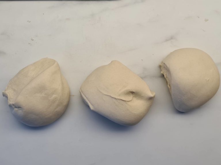 Simple pizza dough for beginners - perfection made easy